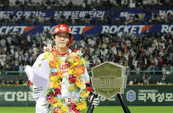 통산 500홈런 터뜨린 최정 “600홈런 달성 위해 꾸준히 도전할 것”